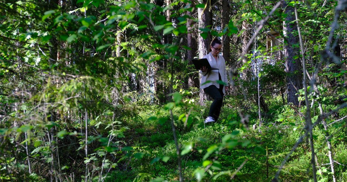 FGI Research Seminar: Advancing Close-Range Forest Monitoring through ...